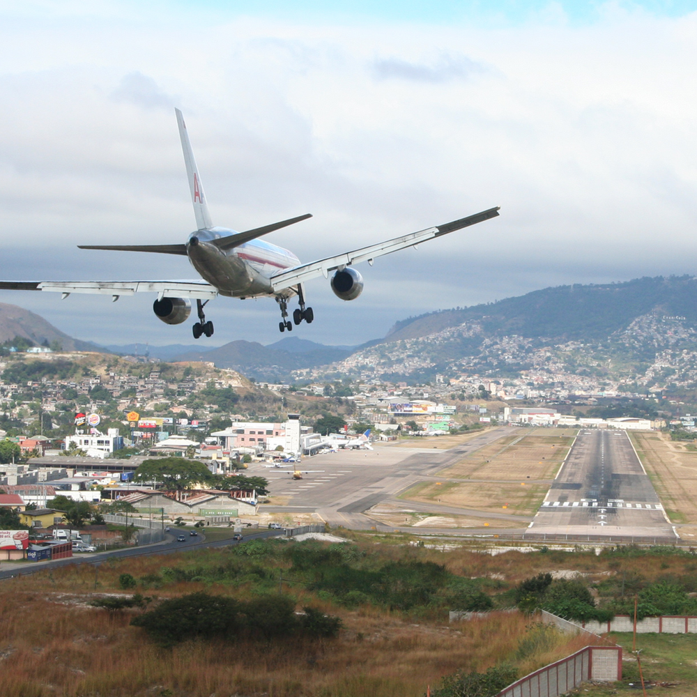 A Clear Guide to Aircraft Approaches in the UK - Arco Aviation